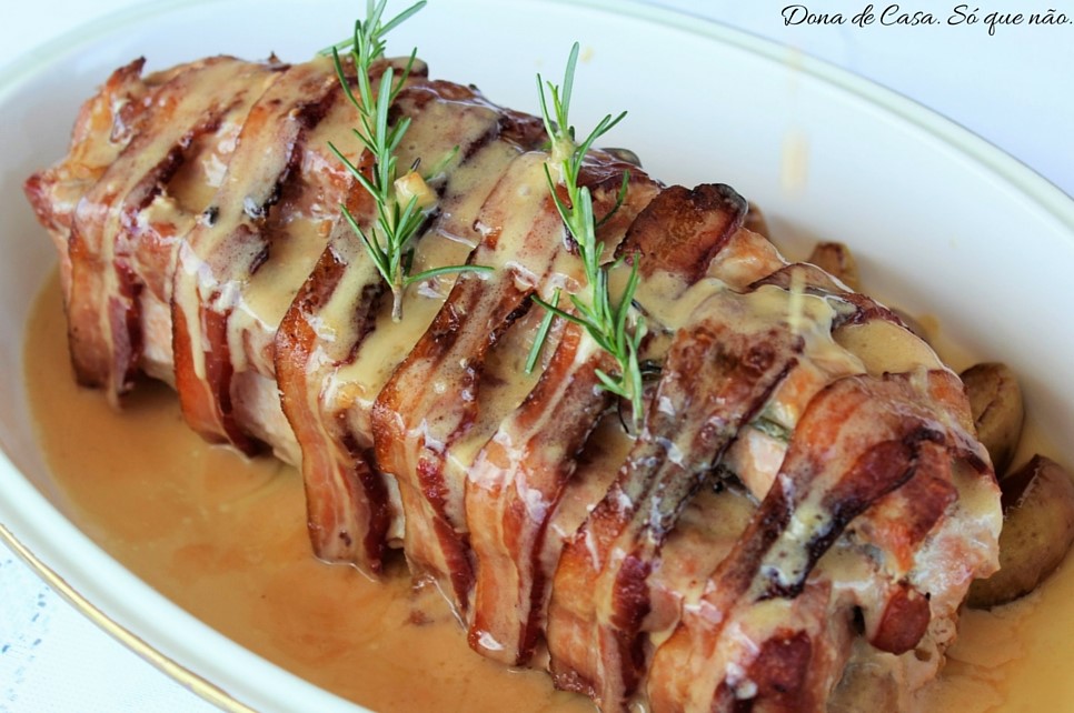 Lombo Recheado com Damasco, Nozes e Catupiry - Dona de Casa. Só que não.