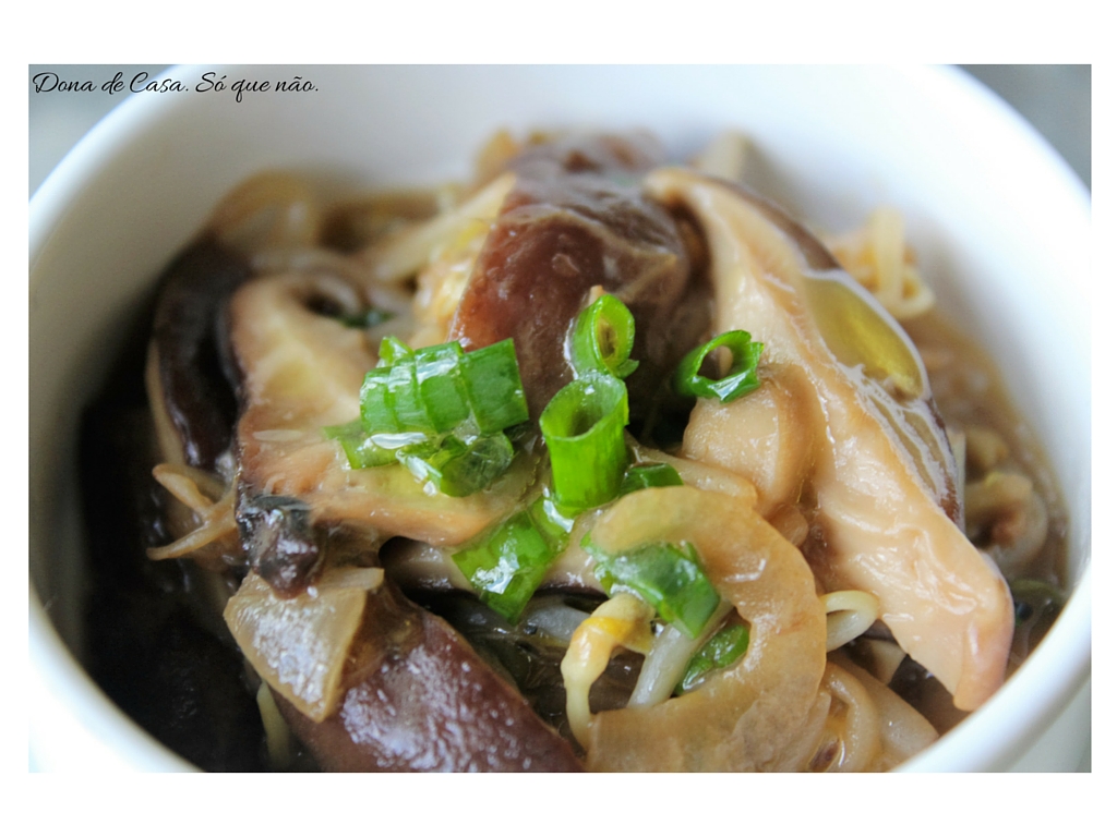 Shitake na manteiga - Dona de Casa. Só que não.